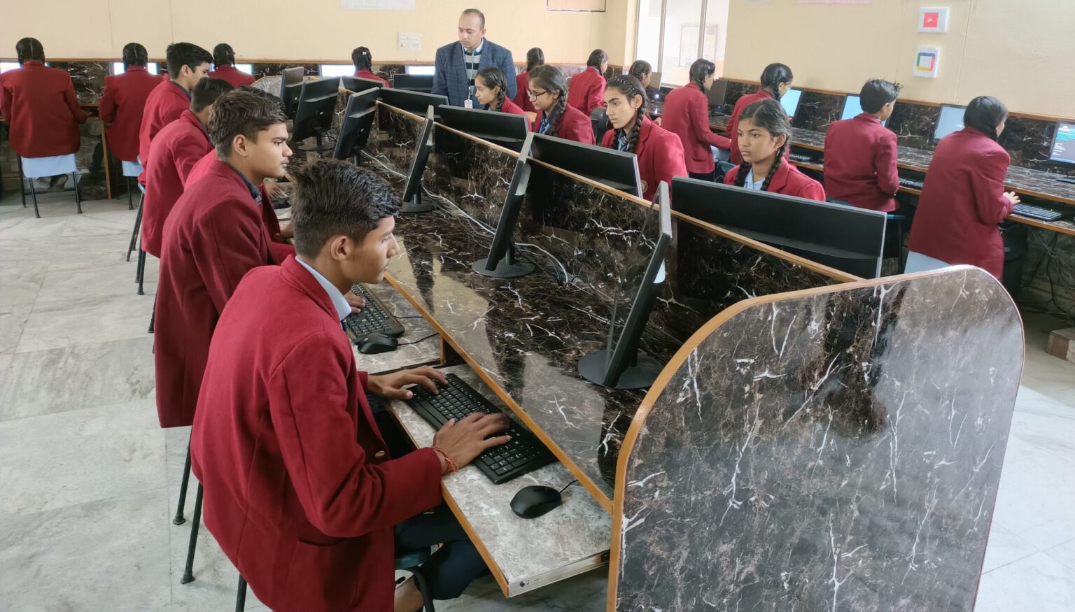 COMPUTER LAB - Hem Vidya Niketan - Khair Aligarh